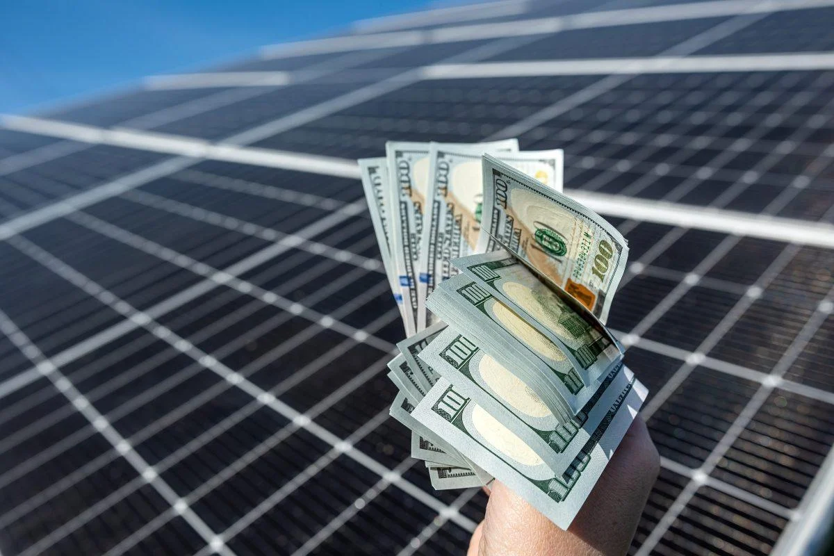How Much Money Do Solar Panels Save Per Month – Helios